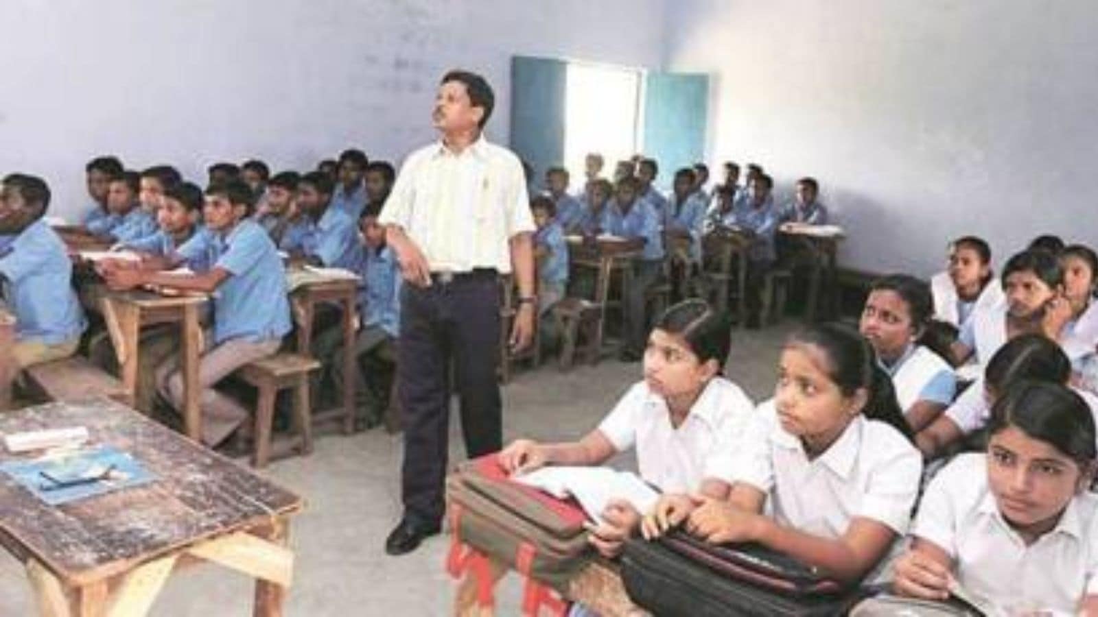 24,700 regular teachers to be recruited by December, says Gujarat govt ...