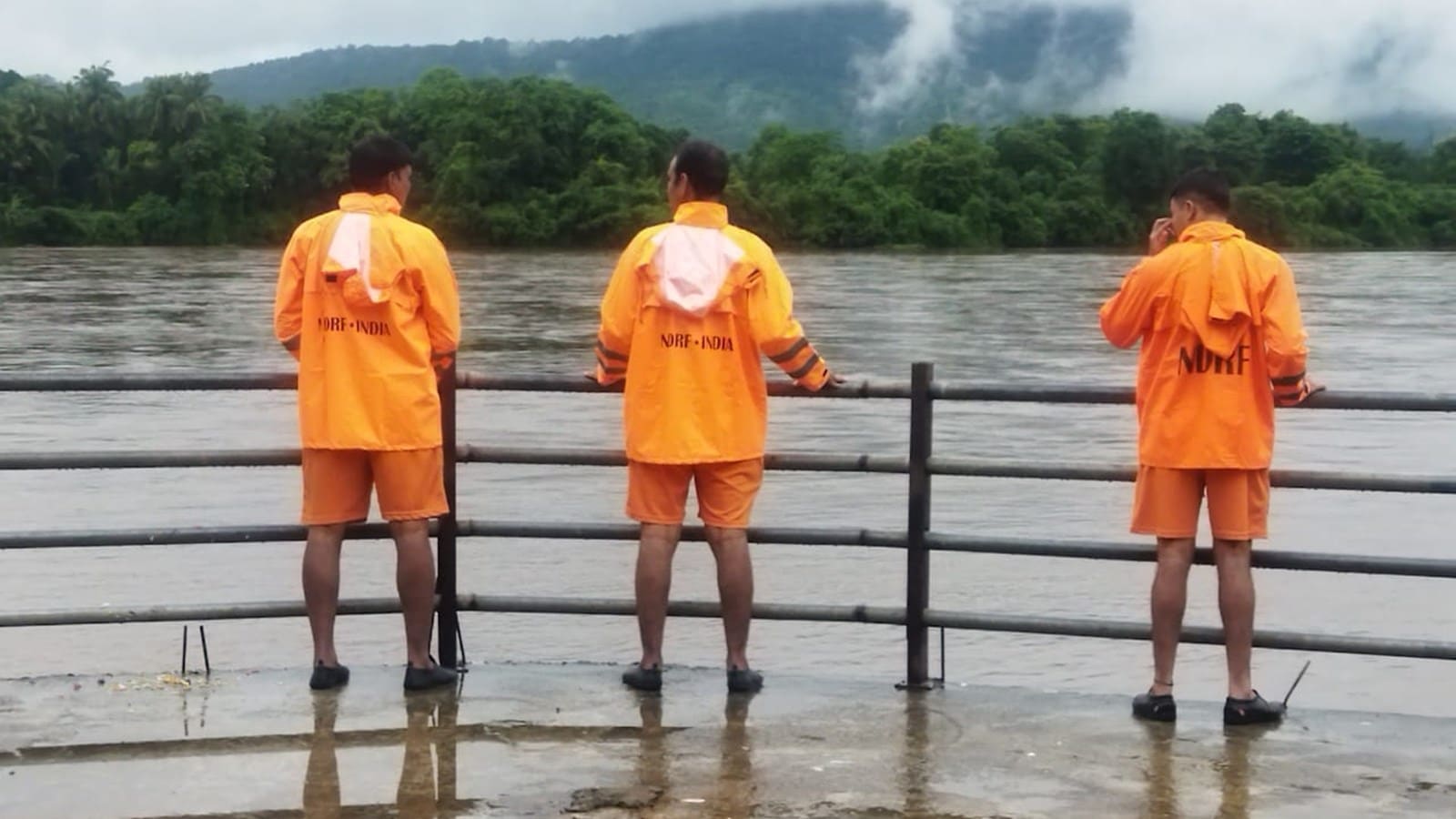 NDRF deploys 11 teams in coastal Maharashtra as IMD issues heavy rain ...