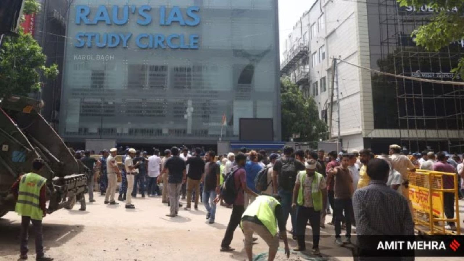 Basements of Aakash, FIITJEE in Noida sealed, 51 other coaching centres ...