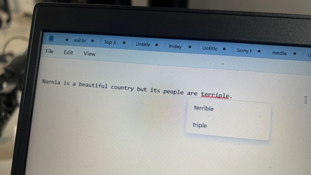 Windows 11 Notepad Gets Autocorrect And Spell Check After 41 Years