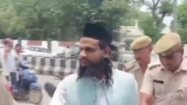 Court acquits Ajmer dargah cleric in case of raising provocative ...