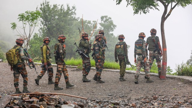 Army foils infiltration bid from LoC in J-K’s Poonch; soldier injured | India News - The Indian ...