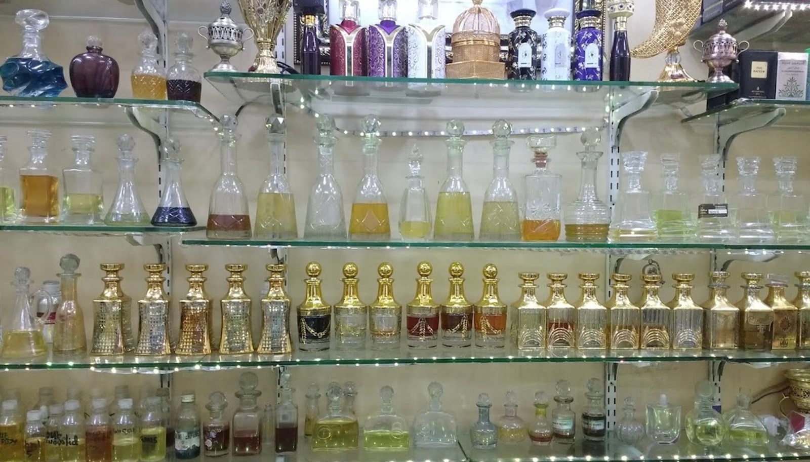 Hidden Stories: 6 decades on, attar shops in Pune Camp continue to ...