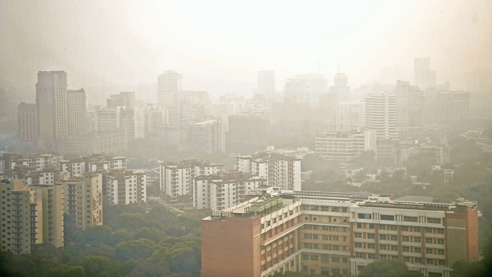 Clean air from dust store