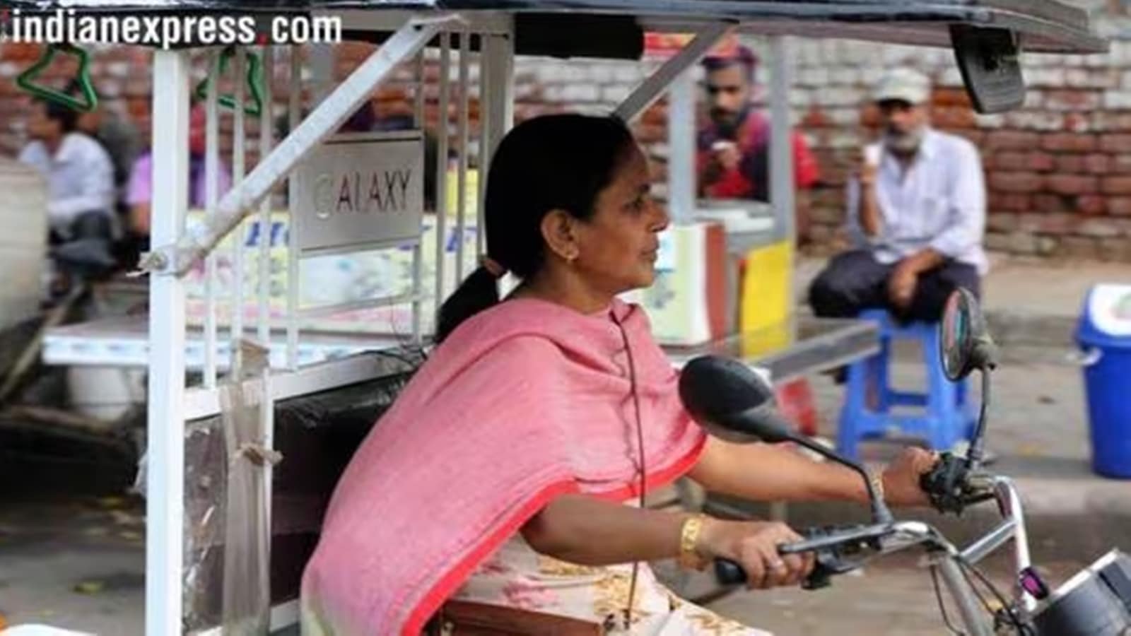 Govt to provide pink e-rickshaws at subsidised rate to 10,000 women | Mumbai News - The Indian ...