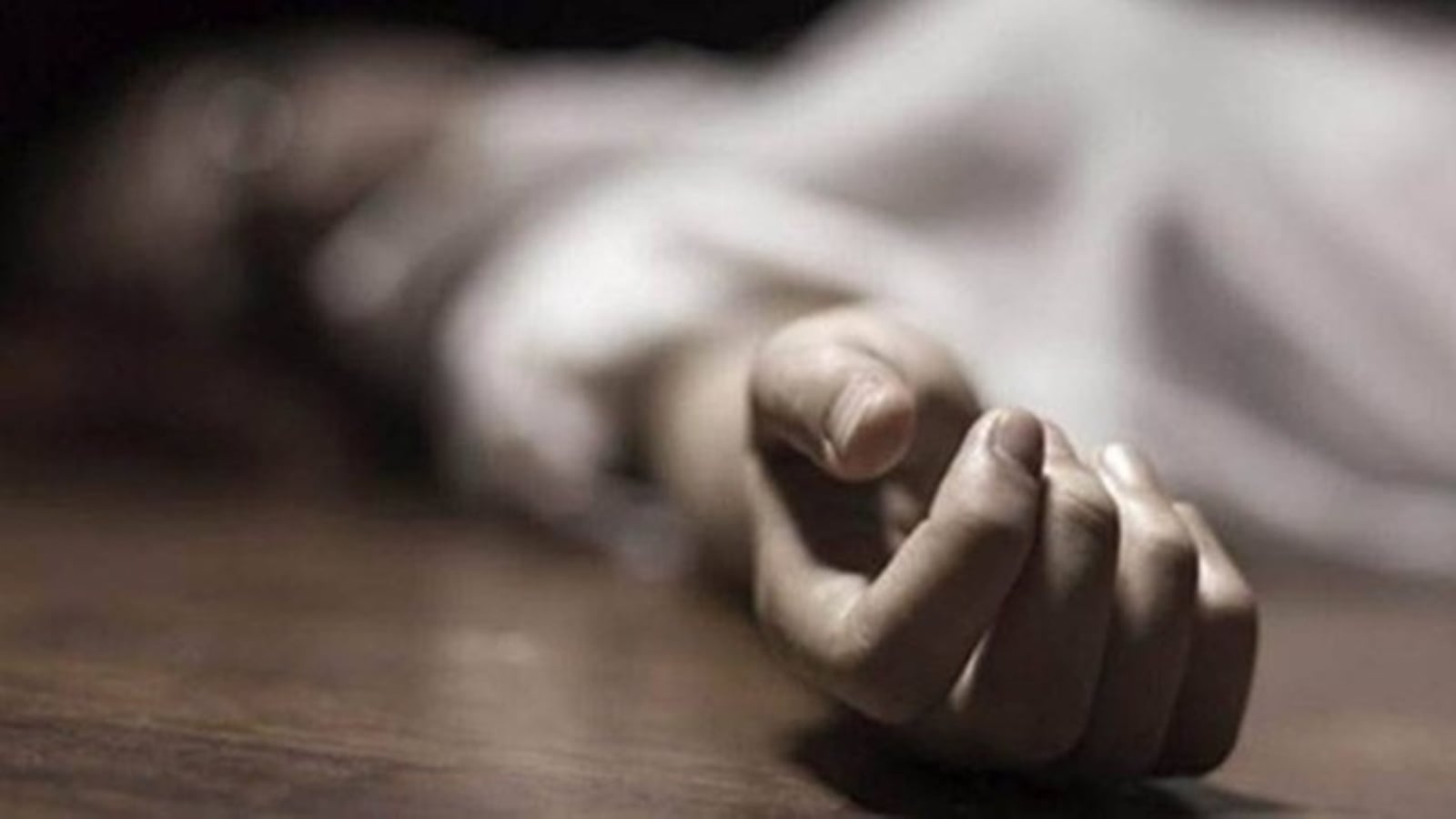 Bengal: Girl student found dead near rail tracks, family alleges foul ...
