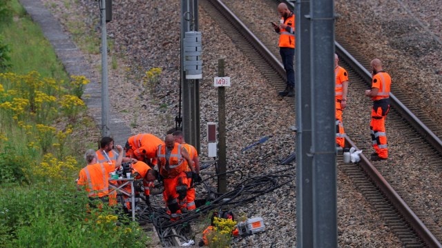 French rail traffic to return to normal Monday, minister says after ...