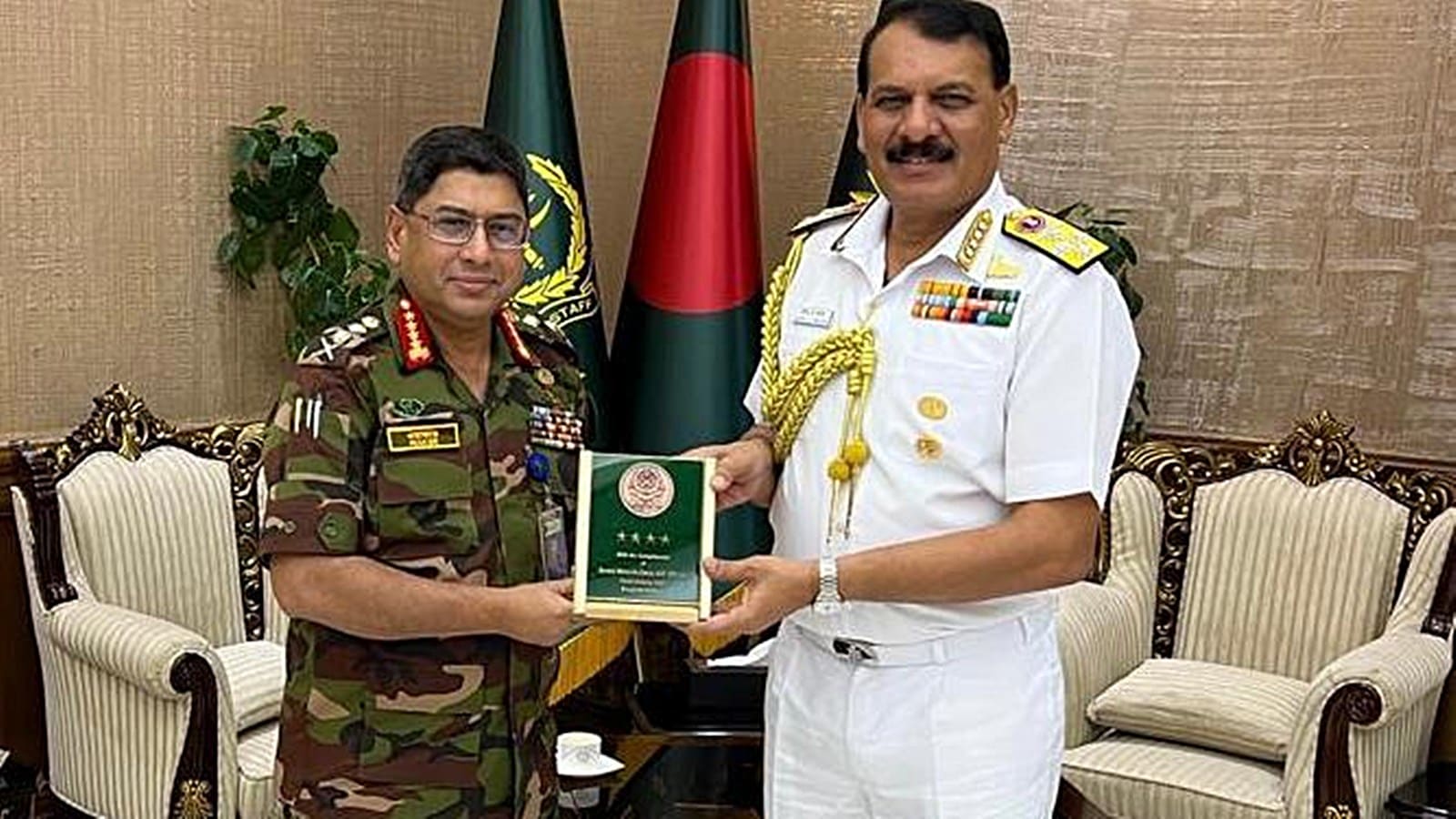 Indian Navy chief meets newly appointed Bangladesh Army chief ...