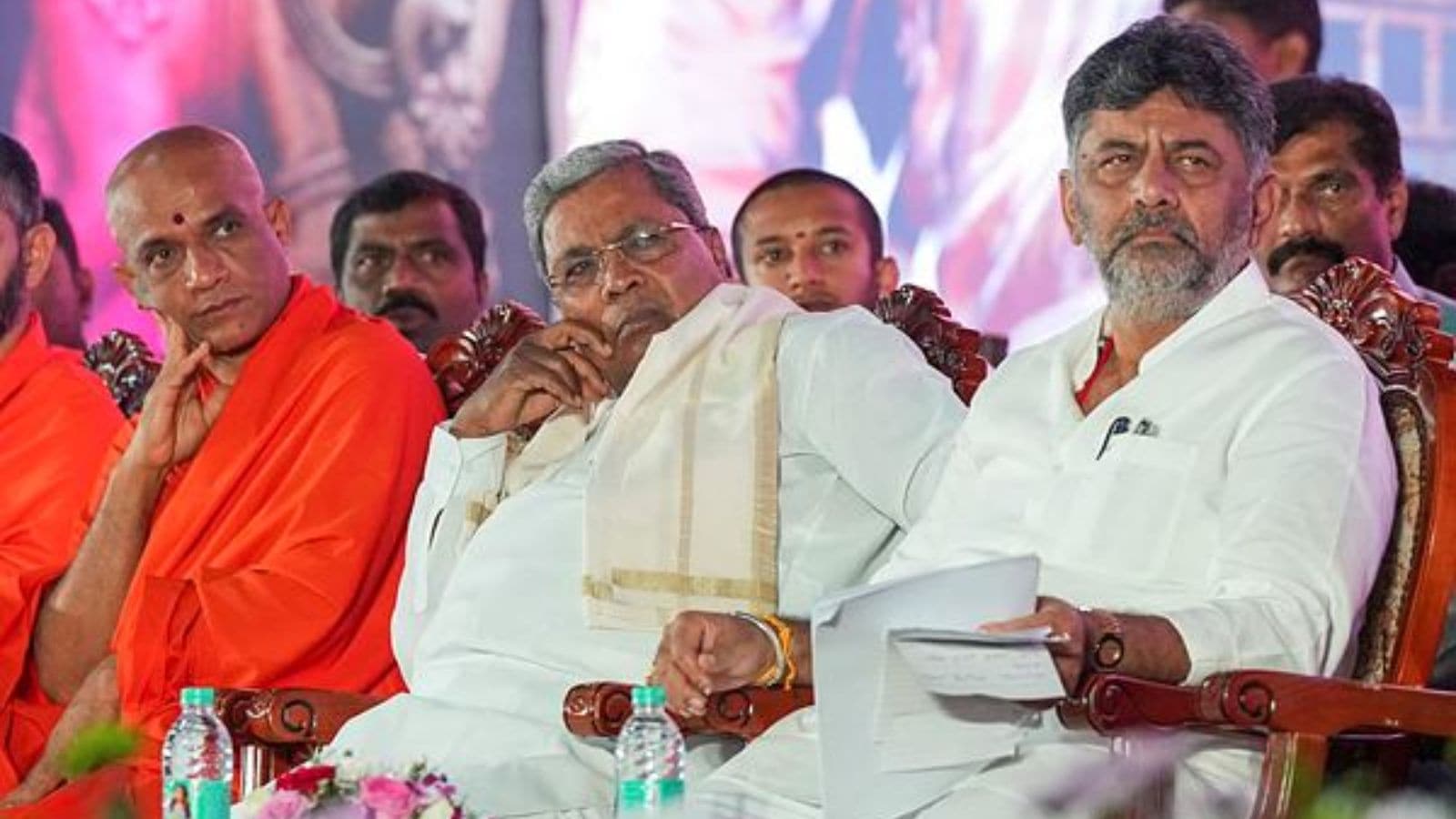How seers are joining Siddaramaiah vs Shivakumar debate even as ...