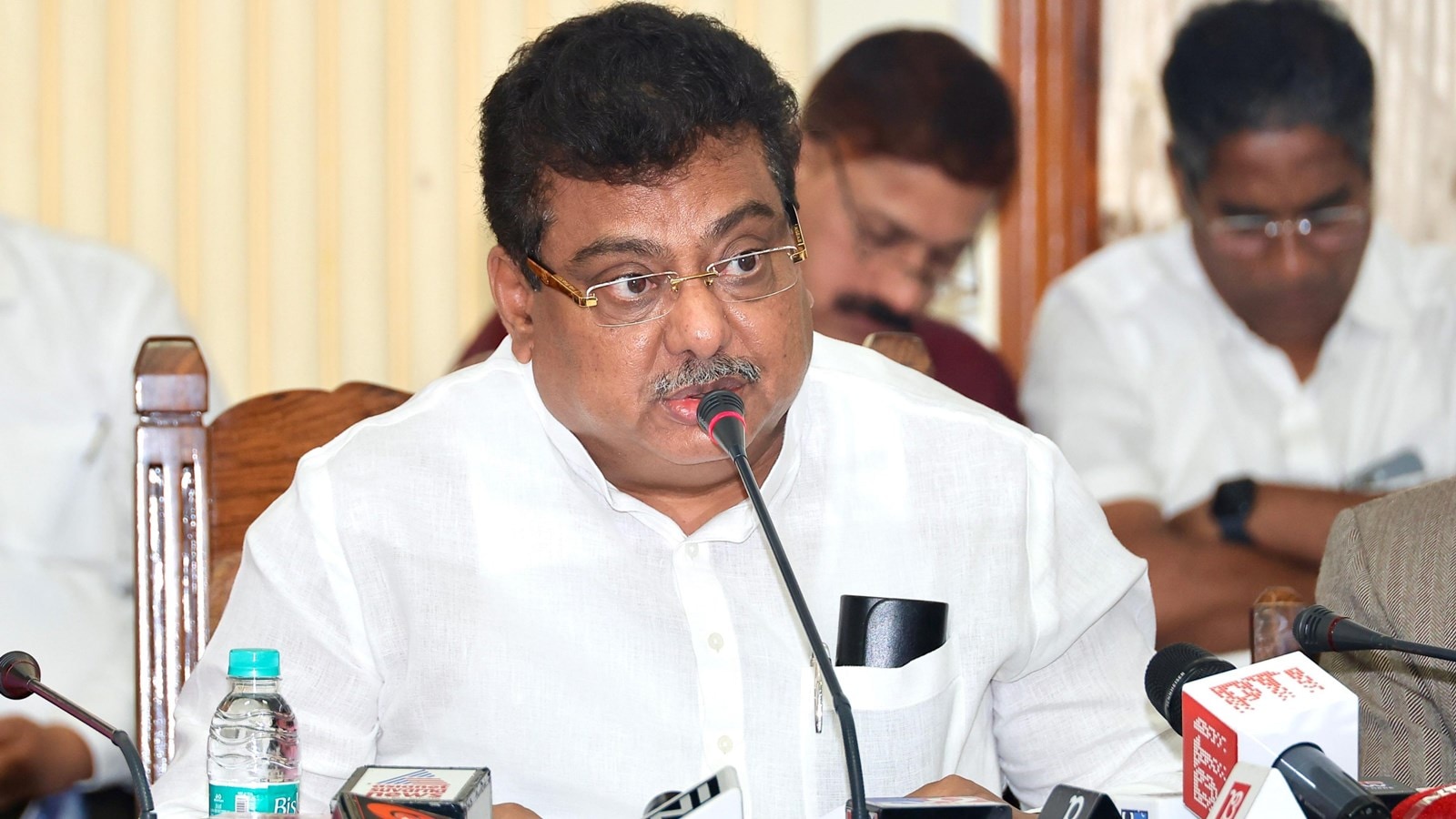 ‘New airport to come up on 4,500-5,000 acre land, will cater to 100 ...