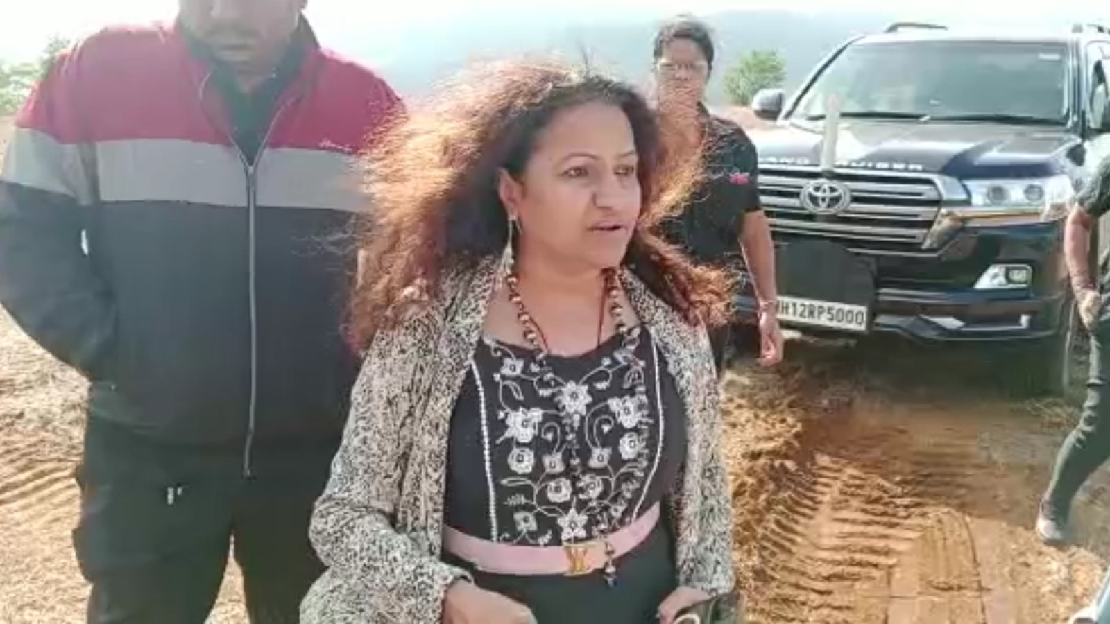 Police start ‘gathering evidence’ after ‘Pooja Khedkar’s mother points ...