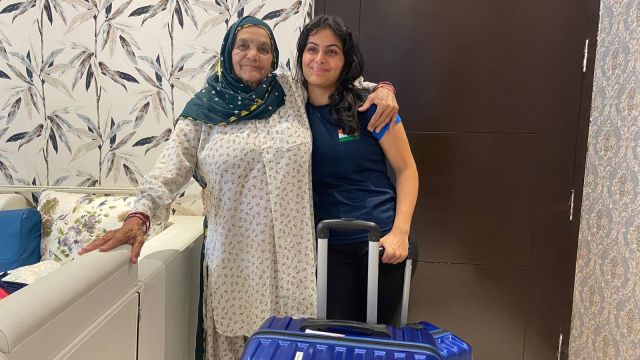 ‘This bronze medal is like gold to us…’: Olympic medalist Manu Bhaker’s ...