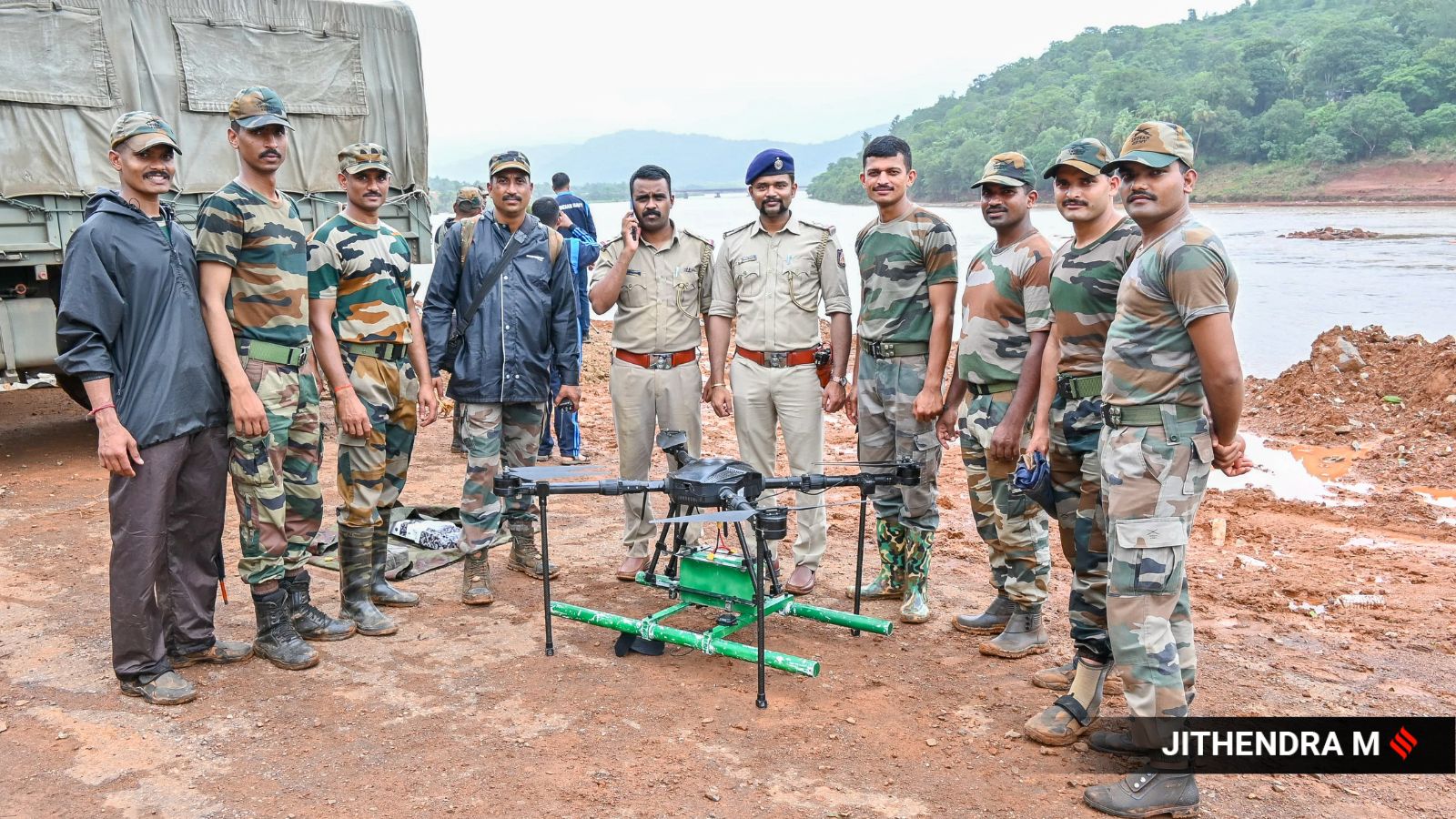 Shirur landslide: Rescuers close in on Arjun’s truck | Bangalore News ...