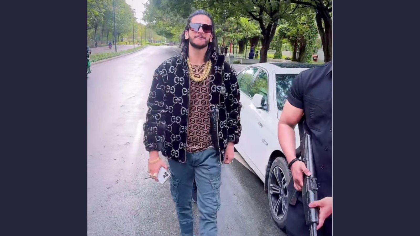 Instagram influencer roams in Bengaluru street escorted by ‘gun ...