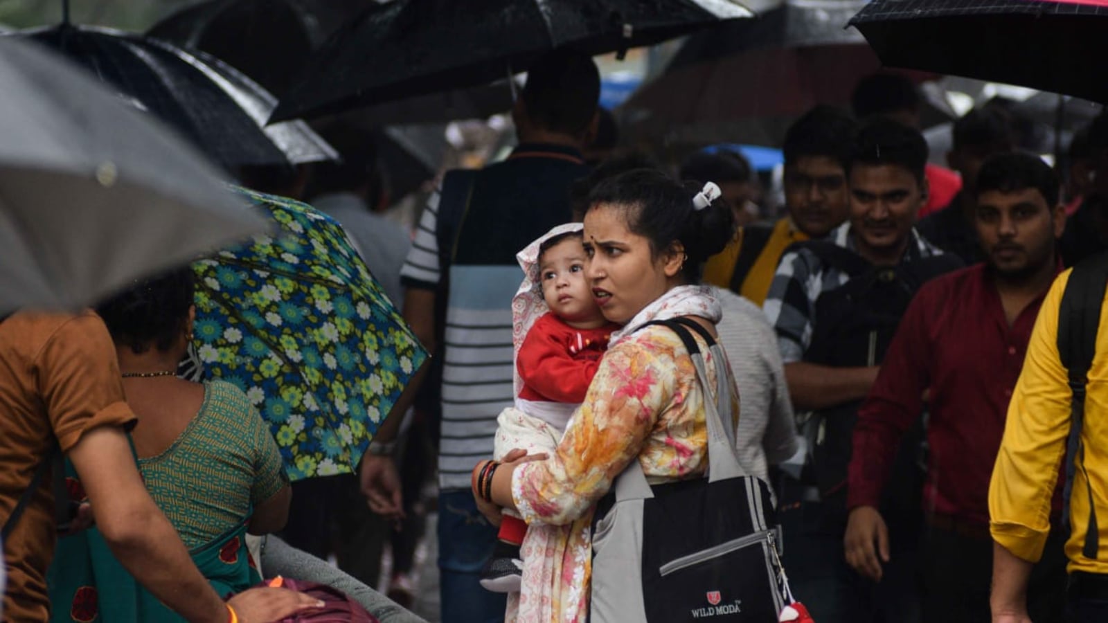 Latest News Highlights: Amit Shah speaks to CMs of Assam, UP, Gujarat ...