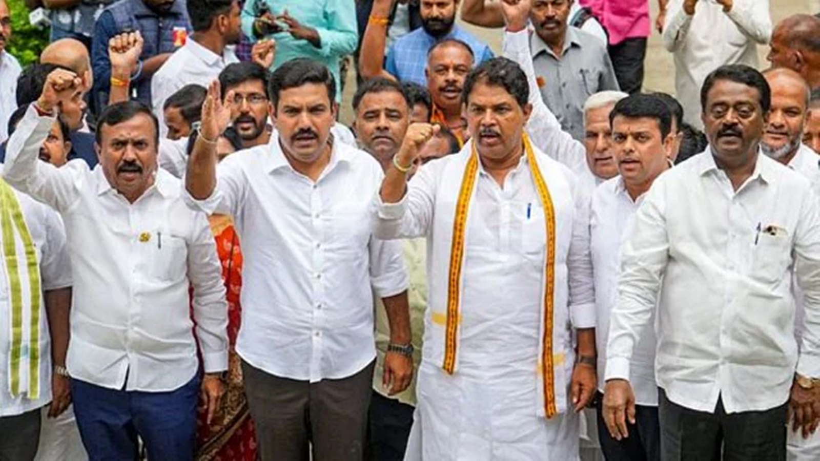 Valmiki corporation scam money was used to fund Lok Sabha elections ...