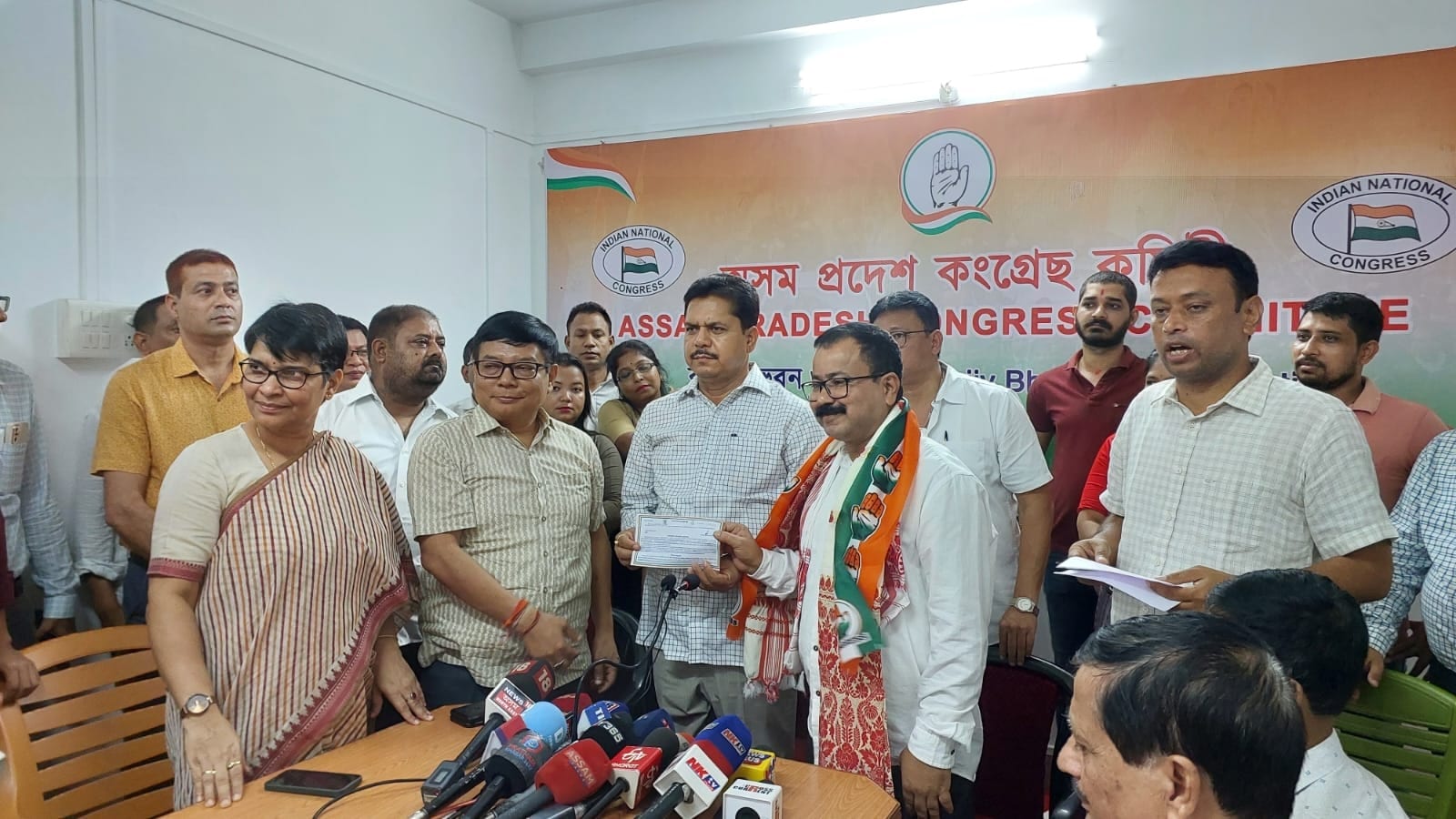 Assam opposition bloc pledges unity until 2026 state polls, expands to ...