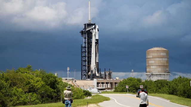 Spacexs Falcon 9 Rocket Topples Into Ocean In Failed Landing Grounded