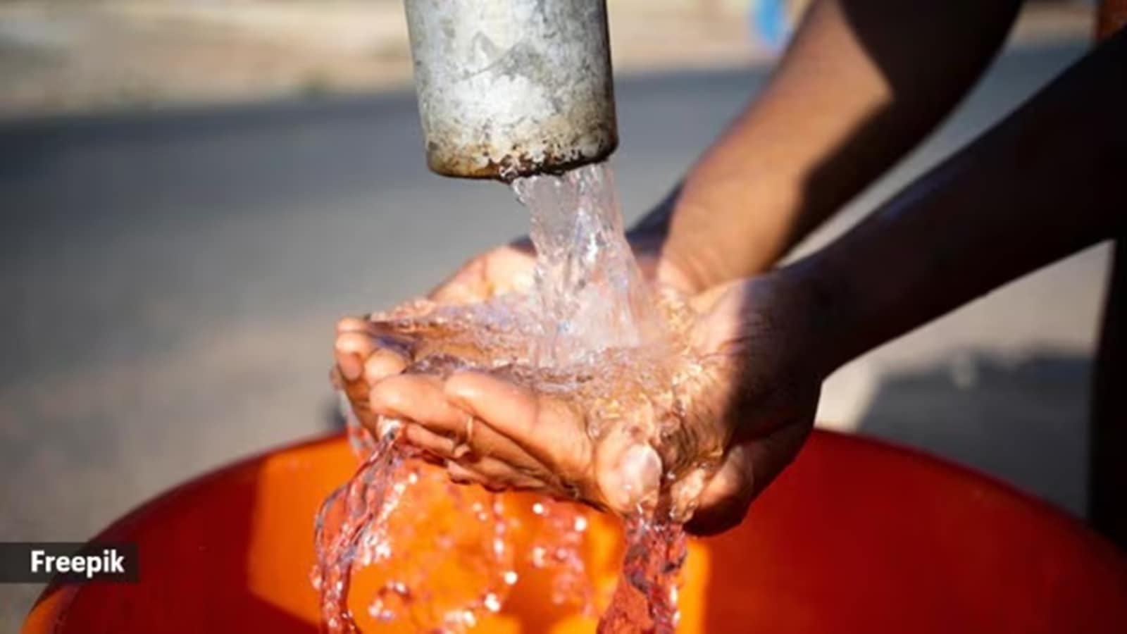 BMC chief calls for extra manpower to fix contaminated water supply | Mumbai News - The Indian ...