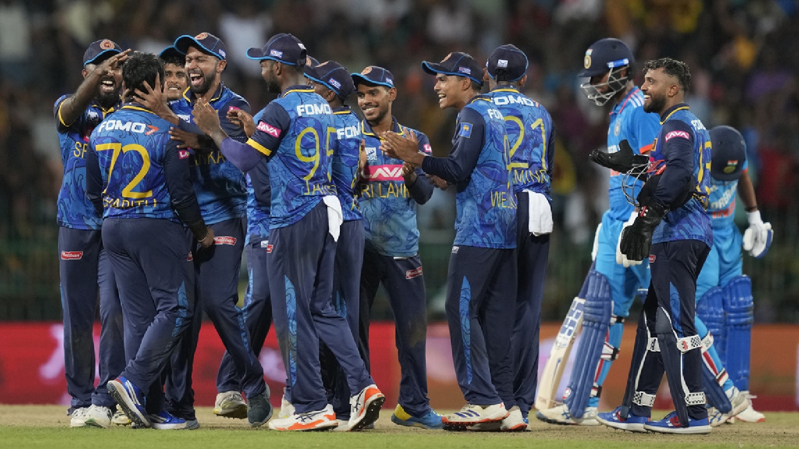 India vs Sri Lanka Highlights, 2nd ODI: Jeffrey Vandersay takes 6 ...