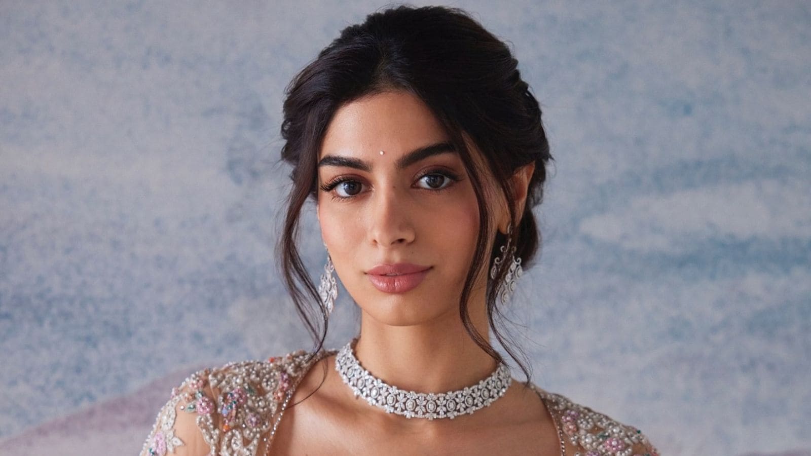 Khushi Kapoor wins over the internet as she reacts to getting lip fillers and nose job done ...