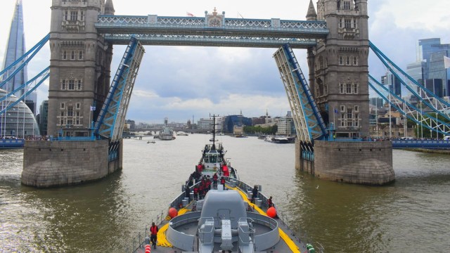 Watch | Indian Naval ship Tabar arrives in UK amid cheers and ...
