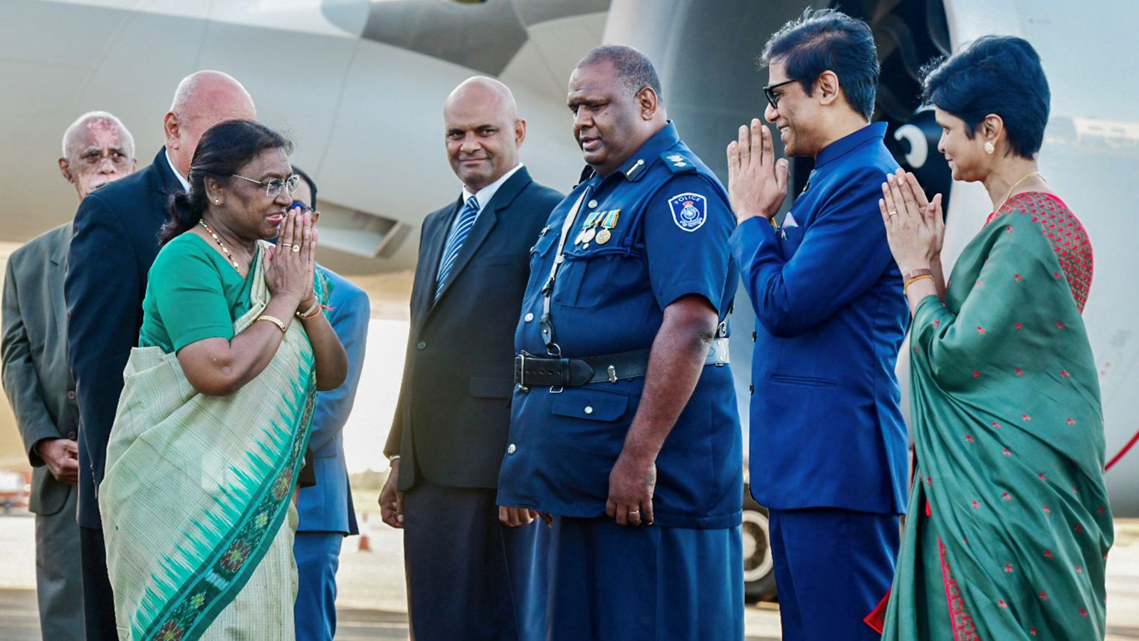 President Murmu arrives in Fiji to boost bilateral ties | World News ...