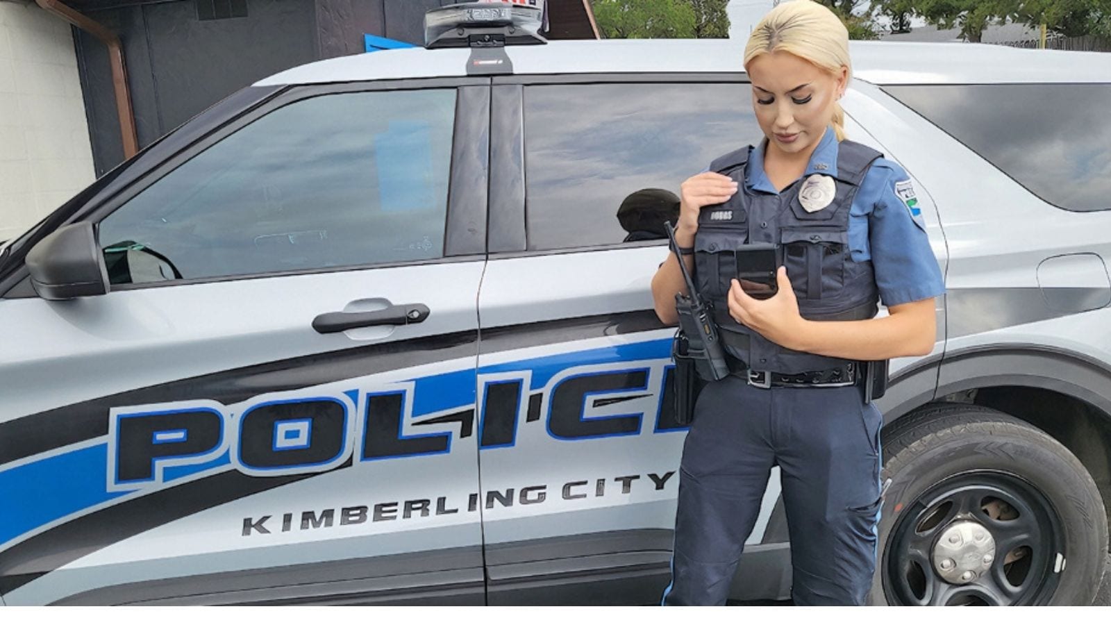 Samsung Galaxy Z Flip phones are being used by police in the US as ...