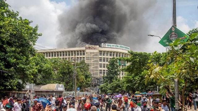 How protests and violence engulfed Bangladesh, forced Hasina to flee ...