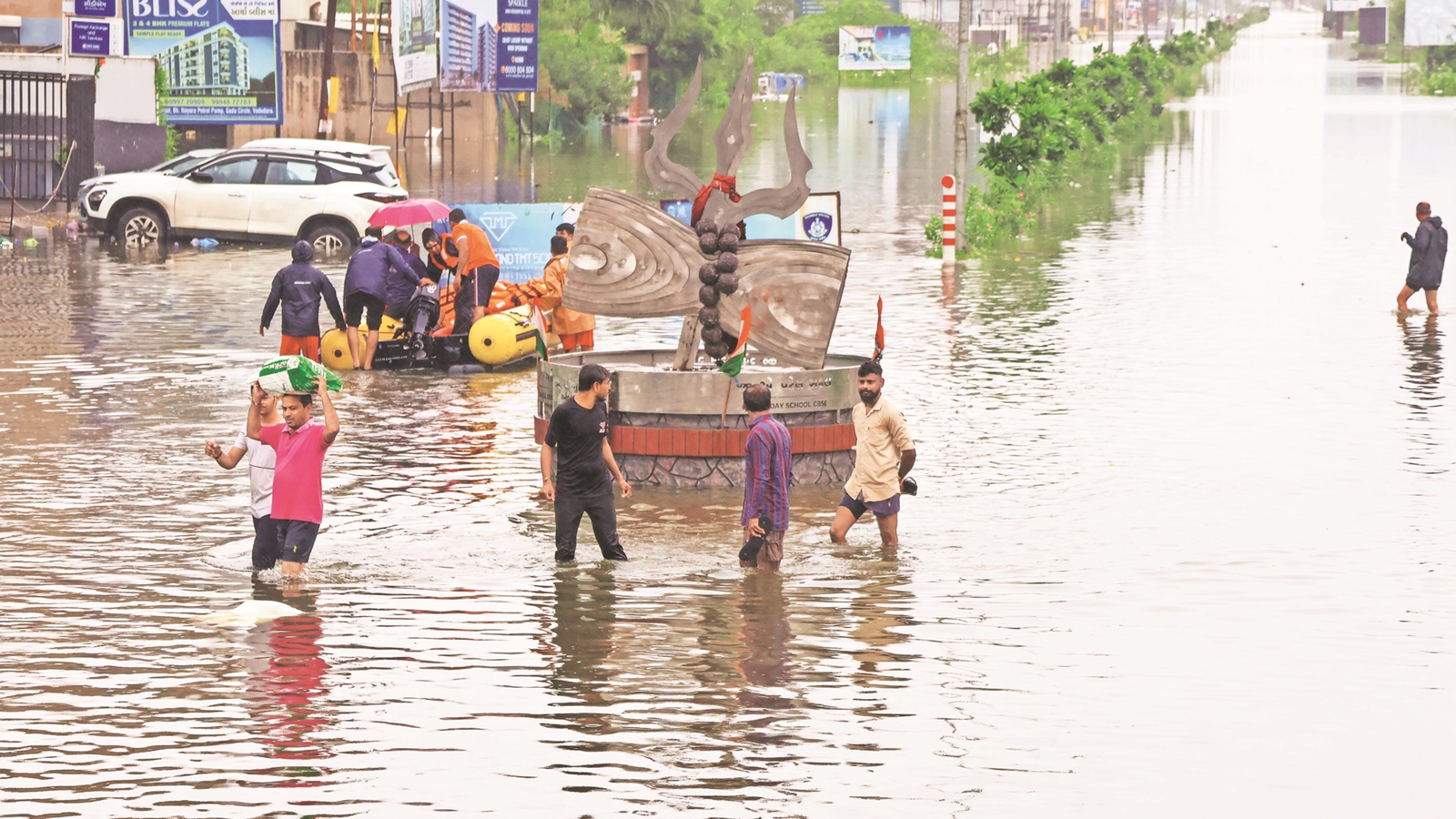 Gujarat rain : 10 dead as heavy rain batters Gujarat | Ahmedabad News ...