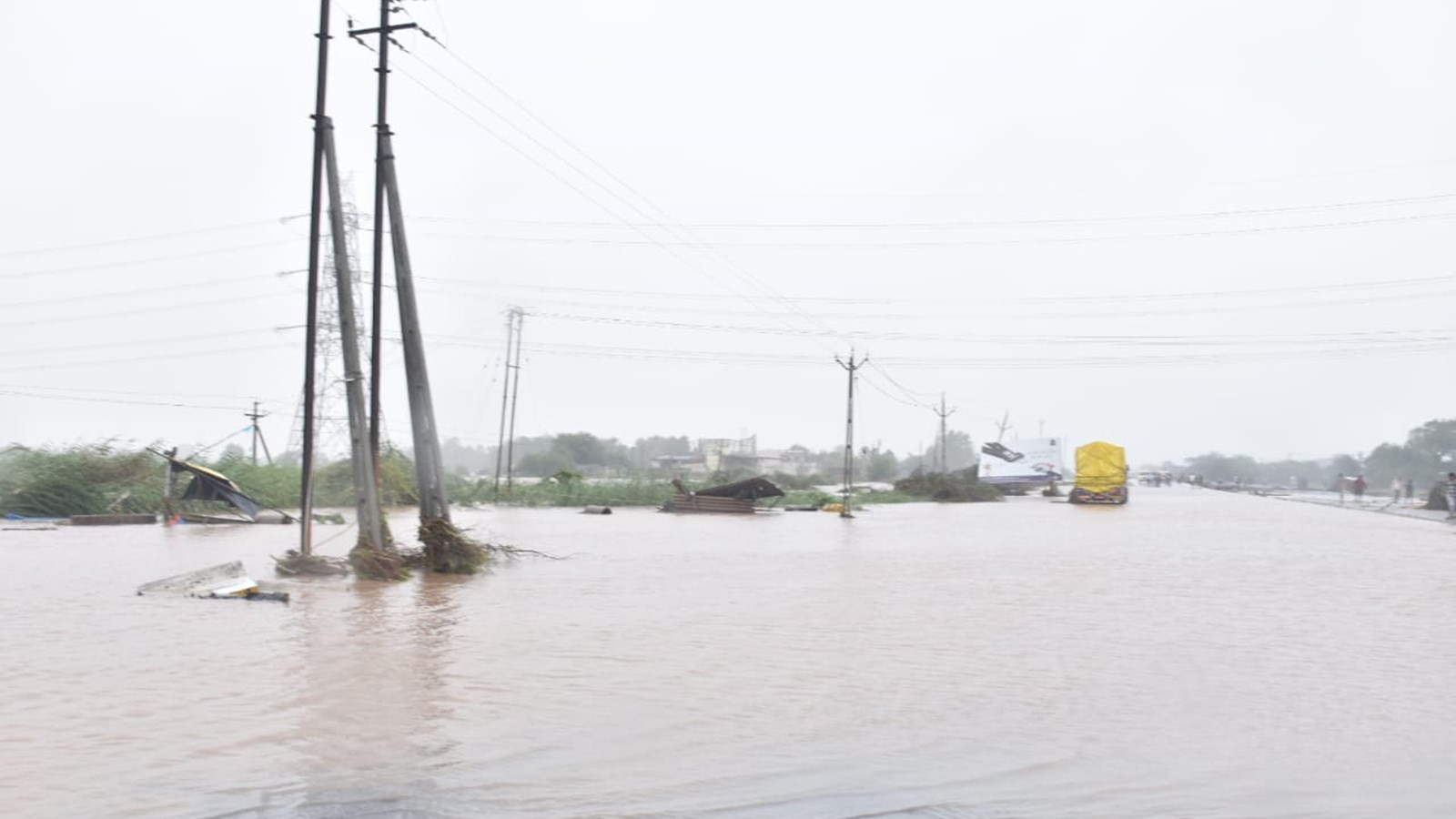 Gujarat Rains Highlights: Army joins rescue ops in Vadodara, death toll ...