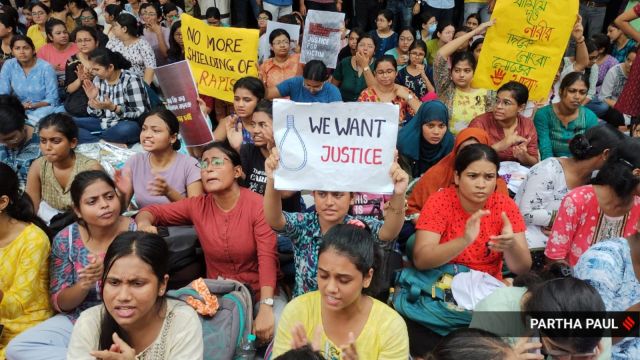 As police confirm rape, murder of Kolkata doctor, CM on back foot ...