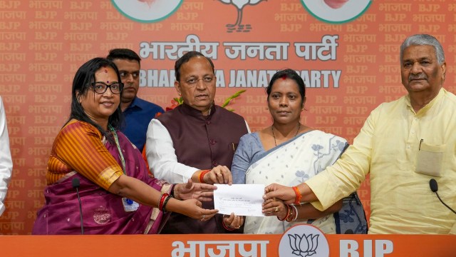 Day after quitting BJD, Mamata Mohanta joins BJP | India News - The ...