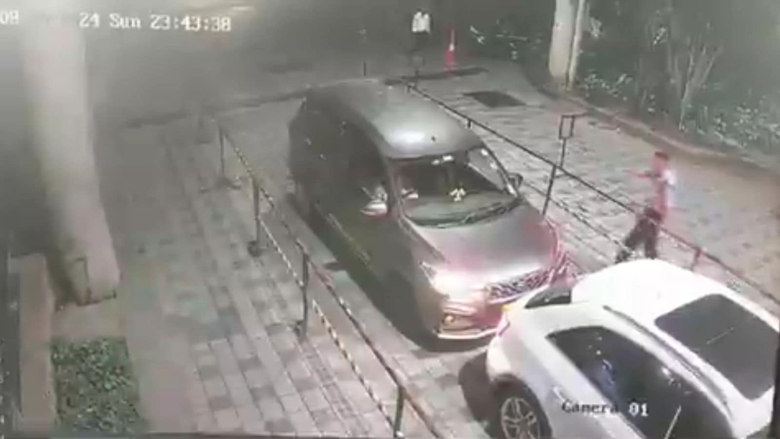 Watch: Couple in Audi car booked for ‘assaulting’ Ola cab driver in ...