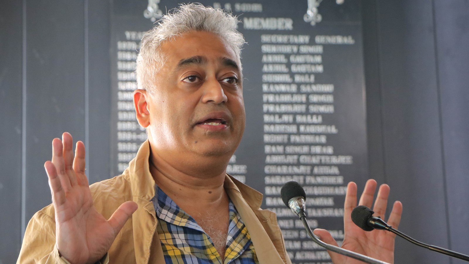 Delhi HC issues notice to journalist Rajdeep Sardesai in defamation ...