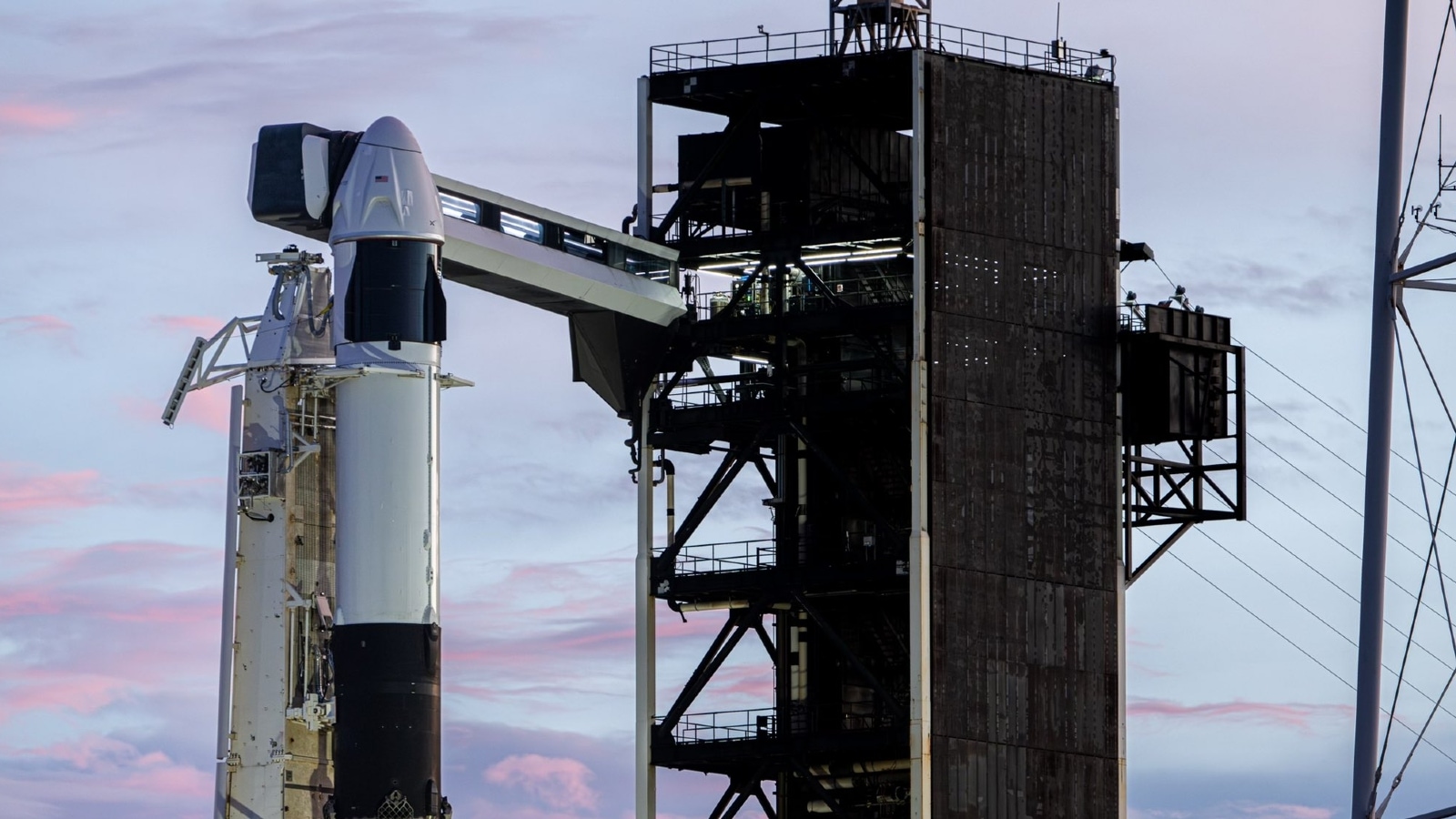 SpaceX’s 1st commercial spacewalk mission, Polaris Dawn, pushed by a day due to helium leak ...