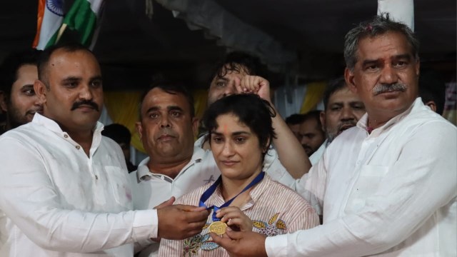 Vinesh Phogat to get gold medal from Haryana khaps | Chandigarh News ...