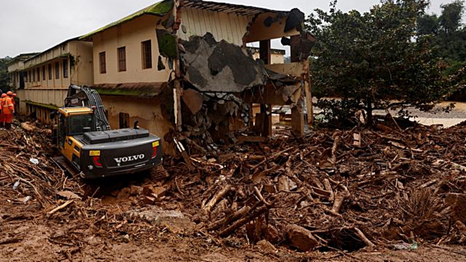 Declare Wayanad landslides ‘calamity of severe nature’ under MPLADS ...