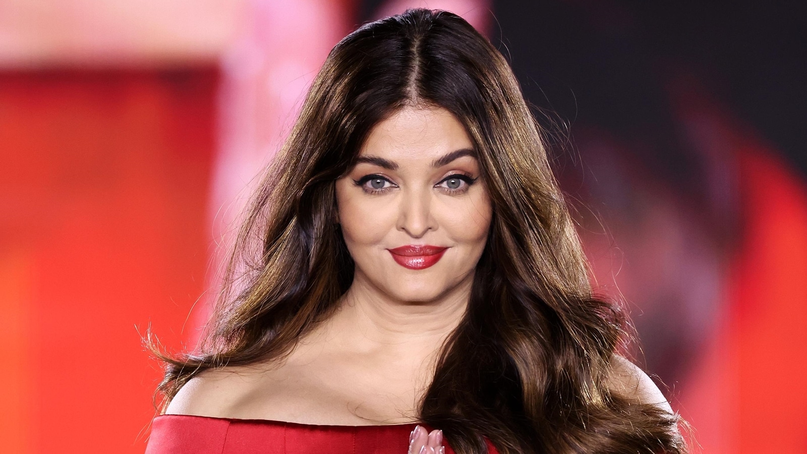 Aishwarya Rai Bachchan paints the runway red at Paris Fashion Week 2024; greets audience with ...