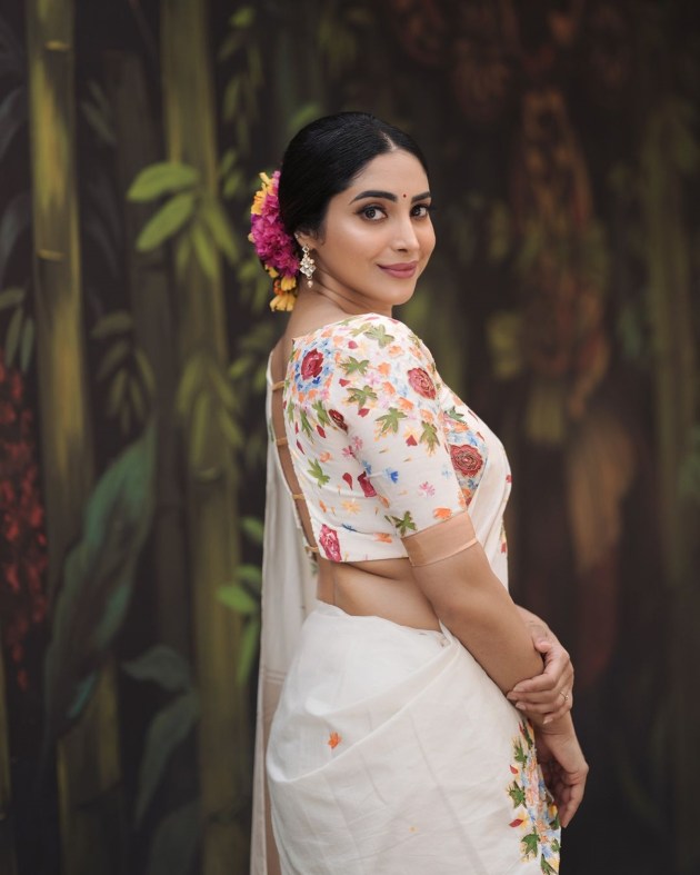 Mammootty, Rima Kallingal, Prithviraj and Keerthy Suresh celebrate Onam ...