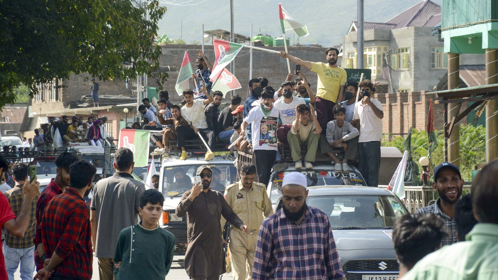 2 days before J&K polls, a shake-up – Jamaat and Engineer Rashid’s ...