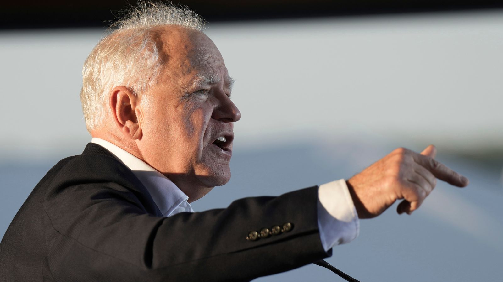 Walz support Gaza protesters while condemning Hamas | World News - The ...
