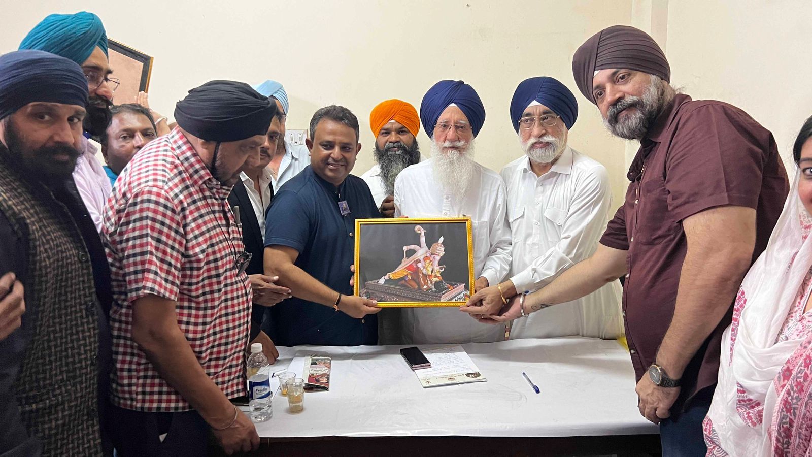 Golden Temple makes way for Durgiana Mandir as gurdwaras and Ganesh ...