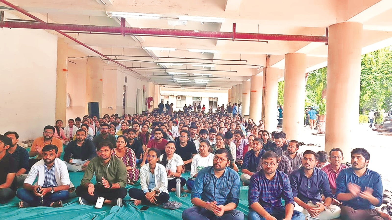 BJMC medicos protest; dean issues notice, warns of ‘disciplinary action ...