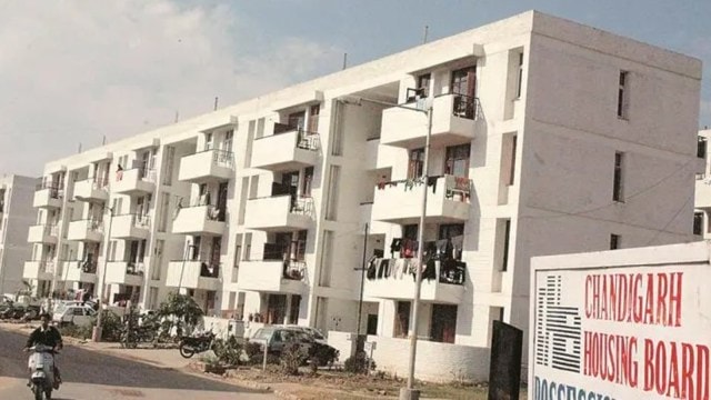 Price for MIG flat in Chandigarh: Rs 2.31 crore for 2 small rooms ...
