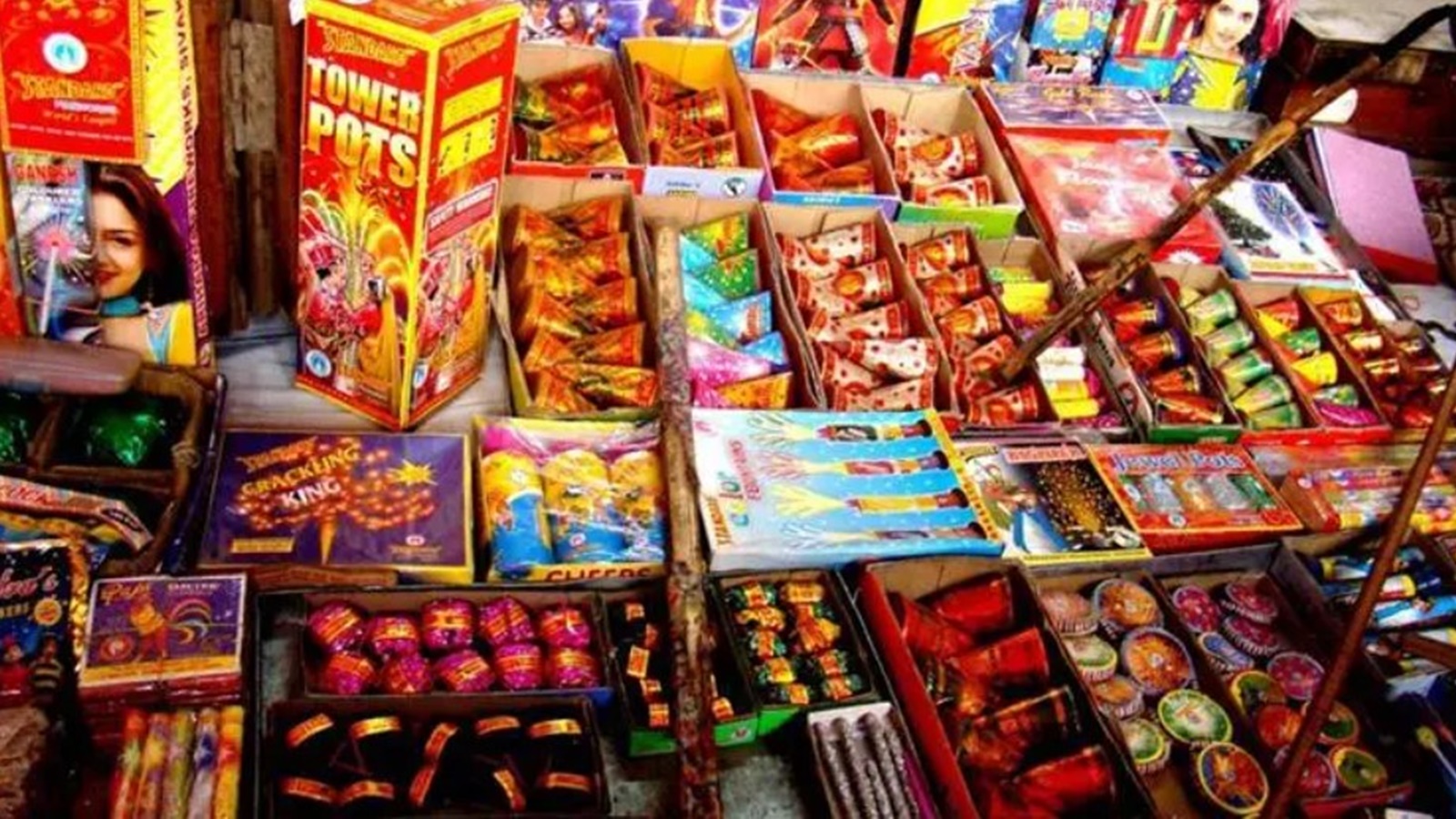 Delhi Govt extends ban on production and sale of firecrackers until ...