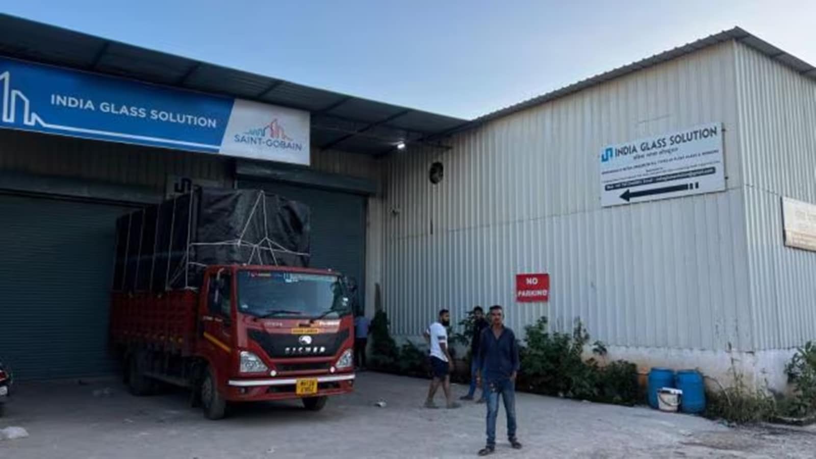 3 arrested for death of workers at glass item manufacturing company in ...