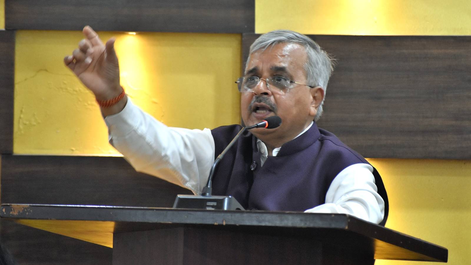 Veteran journalist Umesh Upadhyay, 64, dies after falling from his ...