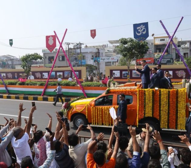 PM Modi, Spain’s Sanchez hold roadshow in Vadodara, inaugurate Tata ...