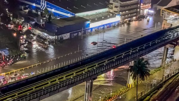 Bengaluru rain: Low-lying areas submerged, traffic hit after heavy ...